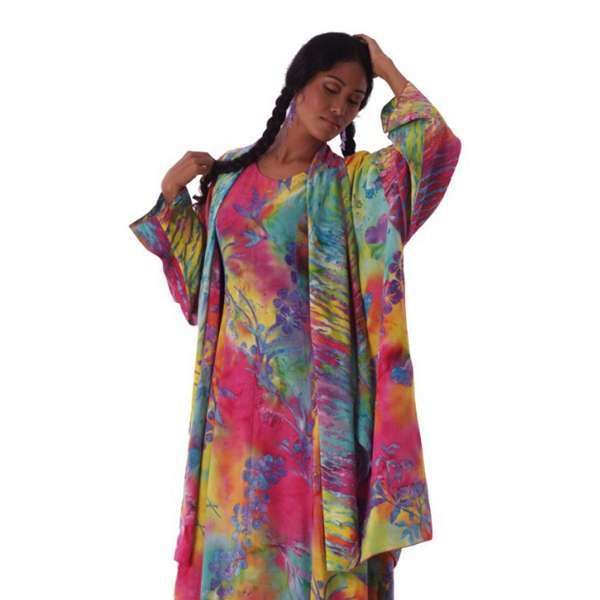 Stylish Hawaiian Jackets in Batik Fabrics - Shop Now!